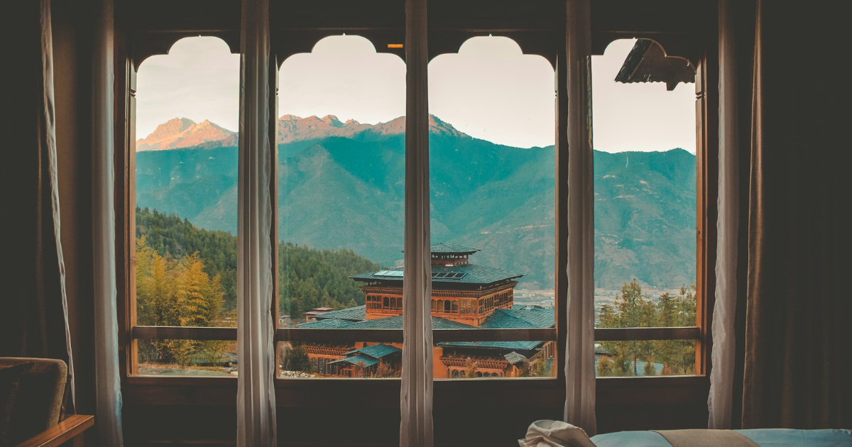 Travel to Bhutan: A Guide to Explore this Remote Kingdom 🏞️ — Lambus