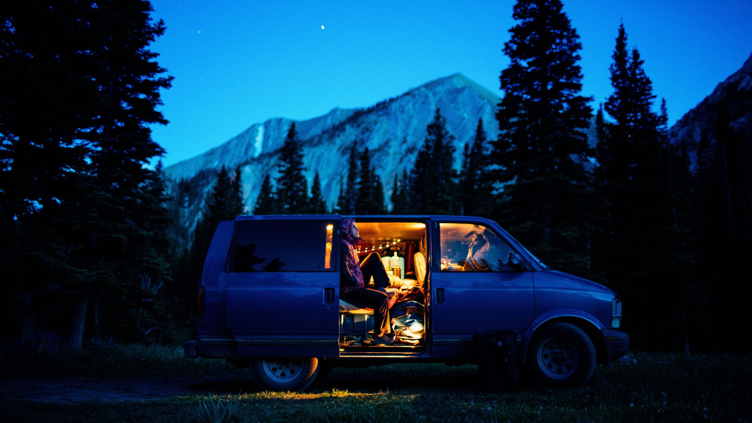 The Ultimate Guide to Van Life: Transforming Your Vehicle into a Home ...